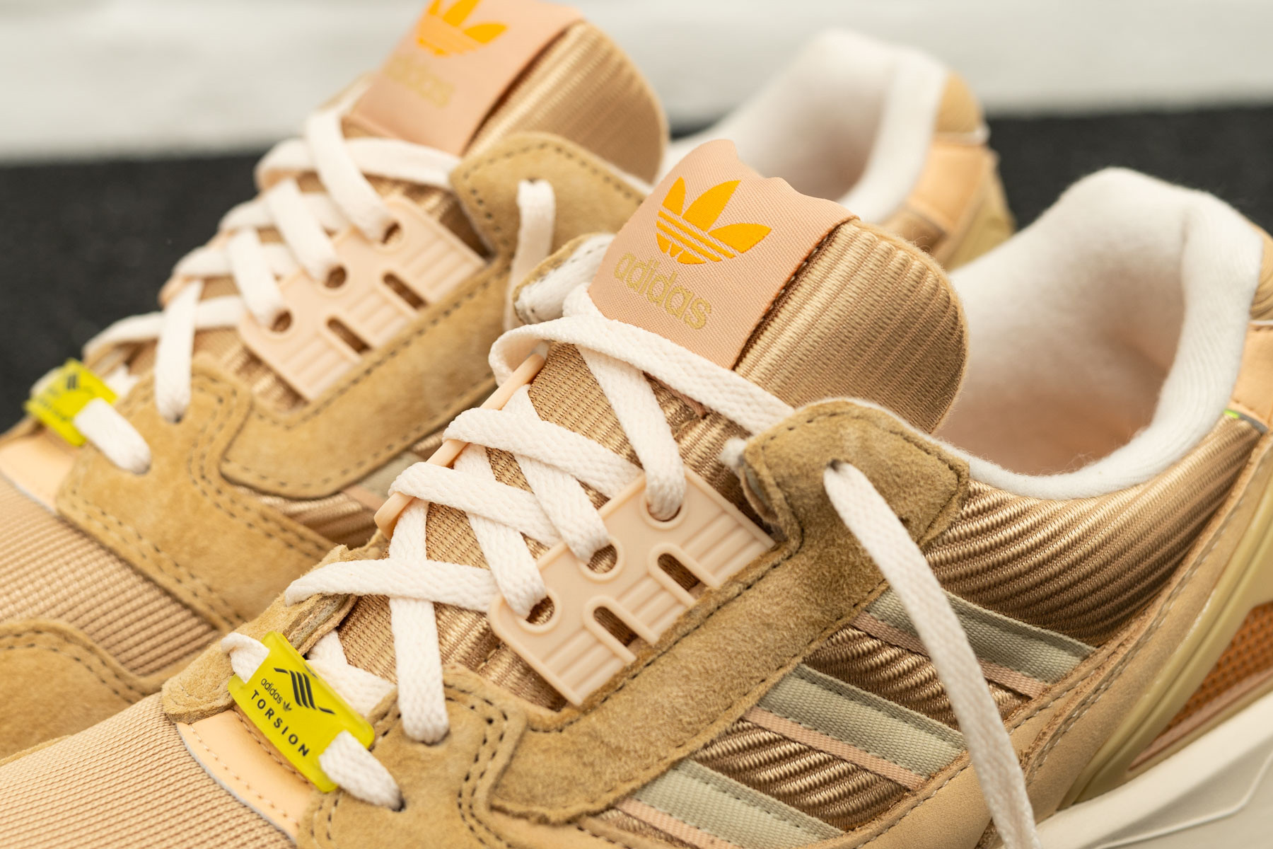 Adidas ZX 8000 | SKILLS - Sneaker.no - Sneaker.no