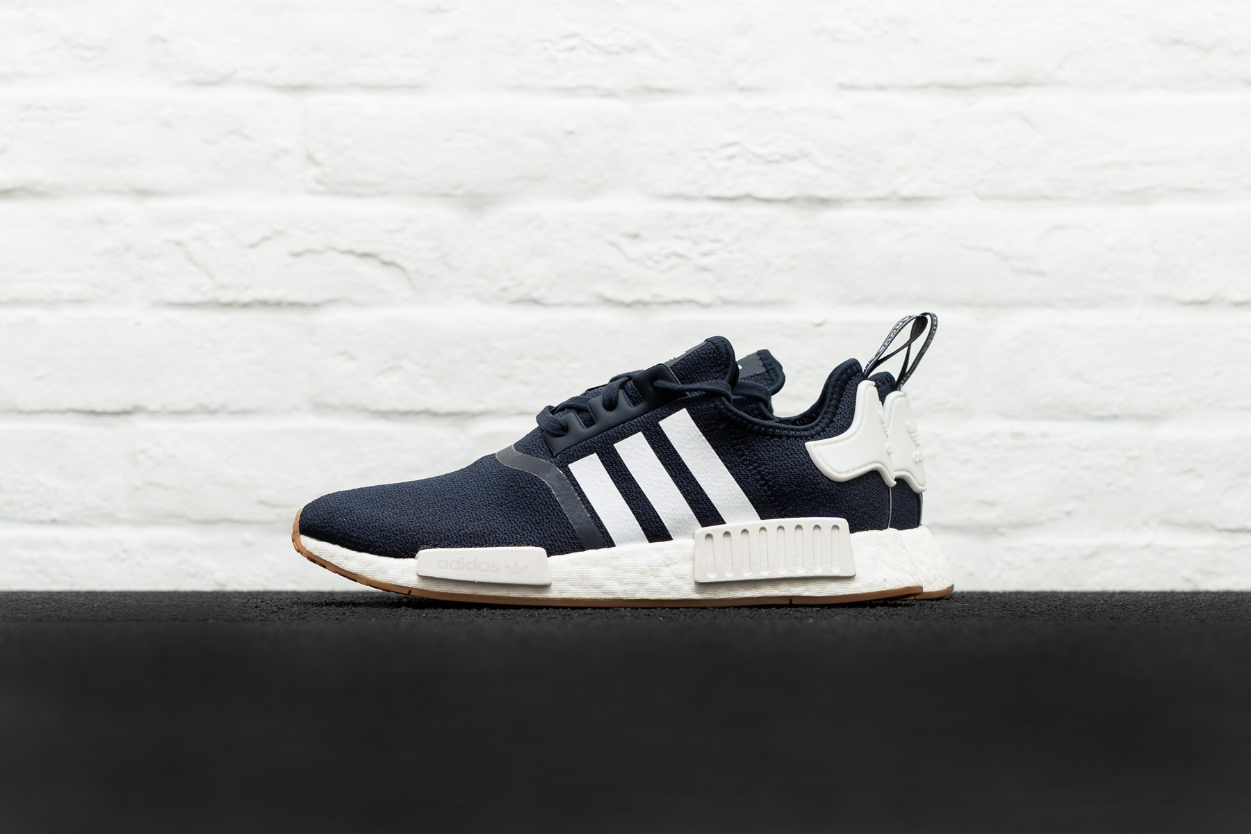 W Adidas NMD_R1 | SKILLS - Sneaker.no - Sneaker.no